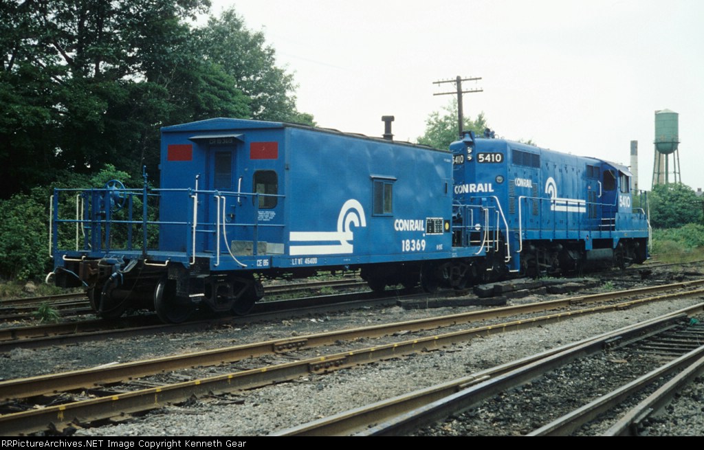 CR 5410 with transfer caboose 18369